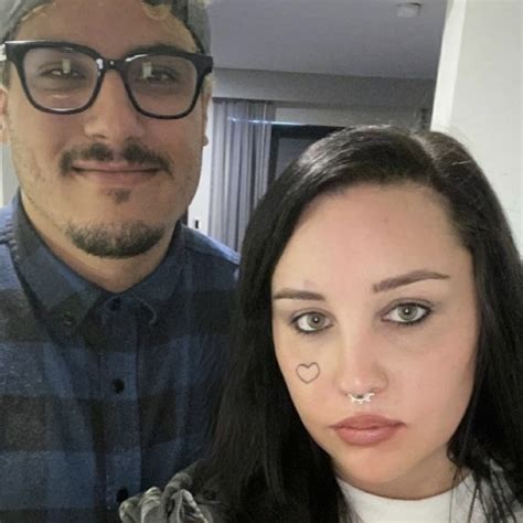 Amanda Bynes Has A New Ring But It Doesnt Hold A Candle To Her