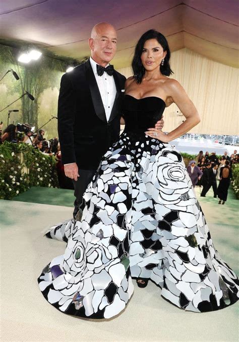 Lauren Sanchez Stuns In Leg Baring Blue Dress During Paris Outing