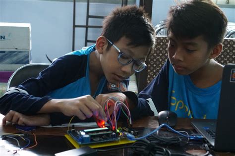 Lebarkan Ranah Coding Ke Robotik Berita Terkini Jawa Tengah Dan Diy
