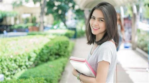 Top 6 Fakultas yang Dihuni Banyak Mahasiswi Cantik di Indonesia