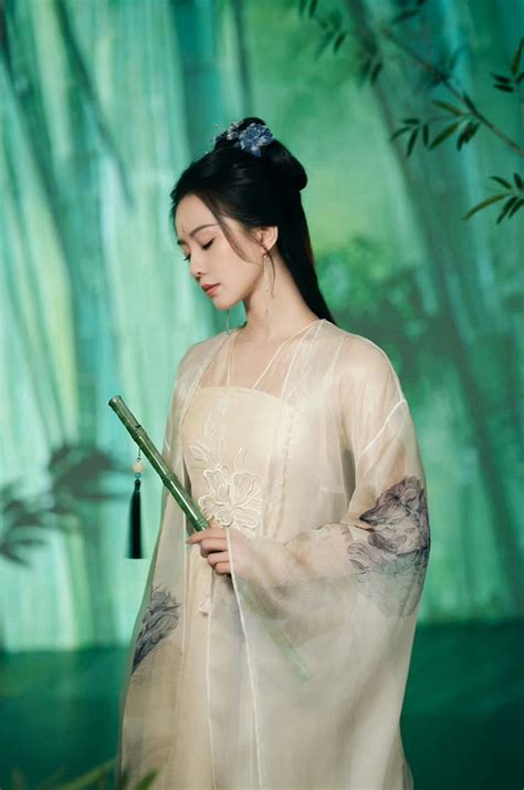 Liu Shi Shi Confirmed With Release Of Official Posters For Second Fox Spirit Matchmaker Drama