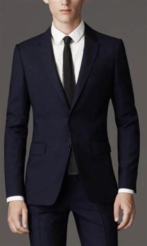 ชุดสูท สีกรมท่า สีดำ เสื้อสูท กางเกง เช่า 1000 เสื้อสูทอย่างเดียวเช่า 800 ฟรีเนคไทด์ ประกัน