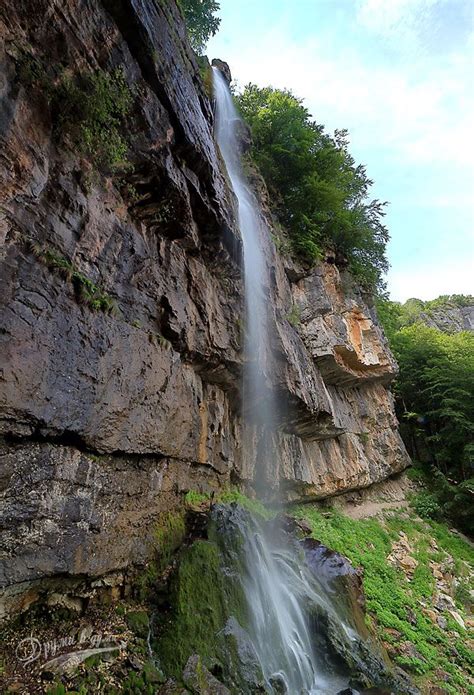 Екопътека и водопад Боров камък красиво свежо и на места екстремно Друми в думи Водопады