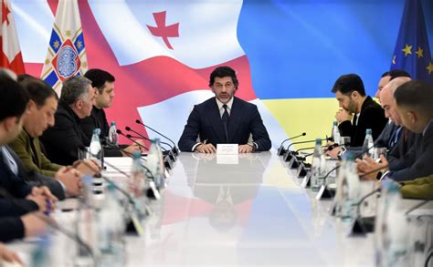 დავდოთ პროგრამა როგორ მოვაგვაროთ პრობლემა კალაძე ისტორიული უბნების ავარიულ შენობებზე