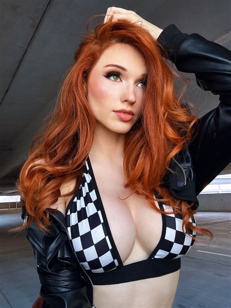 Amouranth On Twitter Me Or The Playstation Https T Co Piripecsri Twitter