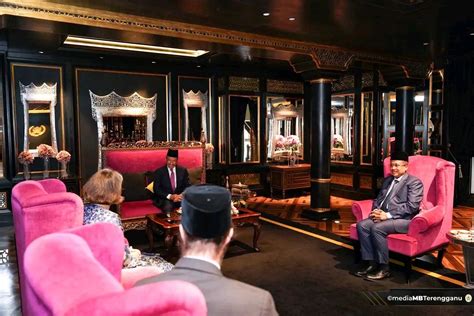 Usai Mengiringi Tyt Ailsa Terry Pesuruhjaya Tinggi British Ke Malaysia Menghadap Kdymm Sultan