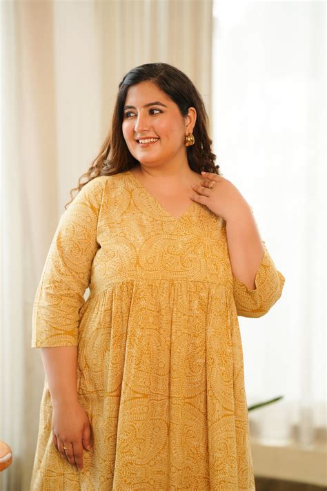 Yellow Paisley Maxi Dress Nangaliaruchira