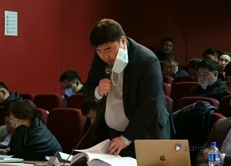 Хорих ангид ял эдэлж буй Б Махбал Хөгжлийн банкны шүүх хуралд оролцож байна