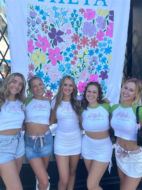 Pin By Emily Shaw On Pi Phi 🪽💌🙌🏼 Sorority Recruitment Outfits Bid Day Themes Recruitment Outfits