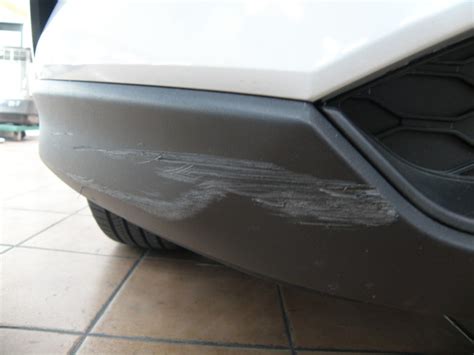 안양 자동차 외형복원 차 긁힘 스크래치로 무광 플라스틱 복원을 위해 입고된 코나수원차량수리의왕차량흠집군포자동차수리산본