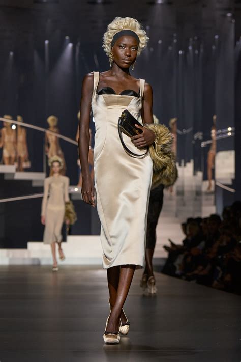 Dolce And Gabbana ს ახალი კოლექციის ჩვენება მადონას შთაგონებით