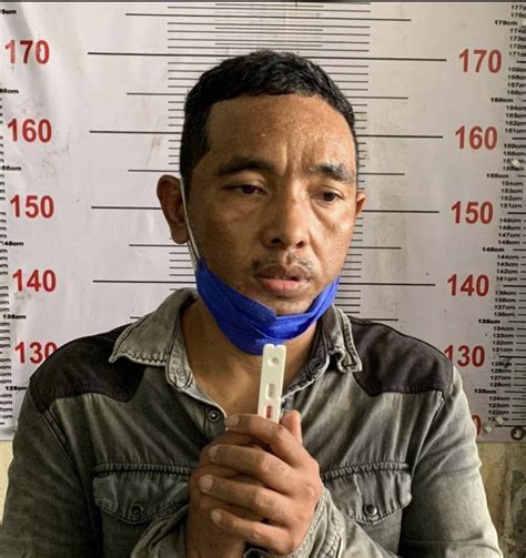 ជនជាតិខ្មែរអ៊ិស្លាមម្នាក់ត្រូវបាននគរបាលឃាត់ខ្លួនតាមដីកាពាក់ព័ន្ធករណីជួញដូរគ្រឿងញៀនខុសច្បាប់