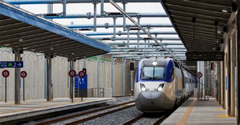 아이 시끄럽다 Ktx 내 폭행 합의해도 3년형 철도경찰 고무탄총 구비