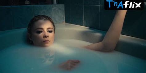 Thomasin Mckenzie Sexy Scene In Totally Completely Fine