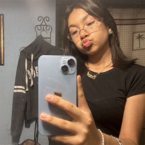 Stream Famosa Mayra Music Listen To Songs Albums Playlists For Free