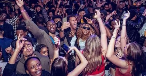 Visita A La Vida Nocturna De Nairobi Con Guía Local Getyourguide