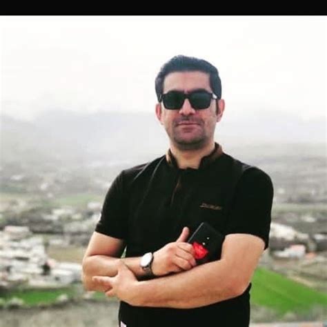 Mojtaba Mojtabasaki • Threads Say More