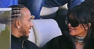 Kim Kardashian Et Lewis Hamilton Officialisent Leur Couple En Assistant