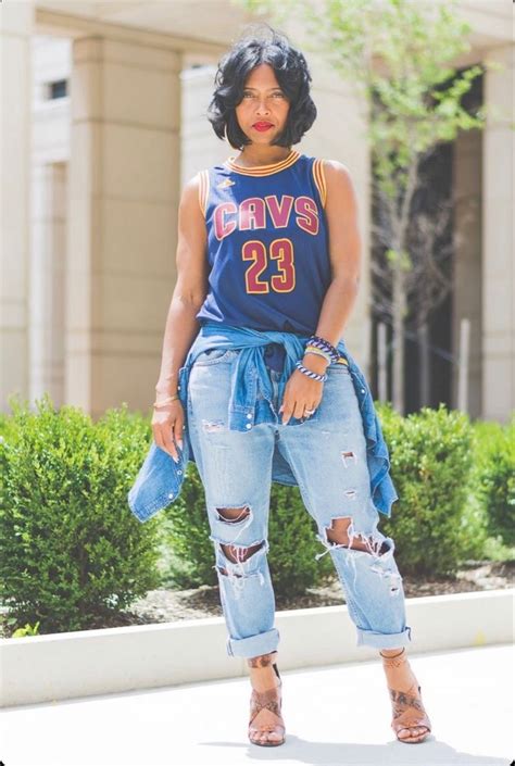 How To Style A Jersey Basketball Game Outfit Women Basketball Mom