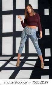 125 Skinny Girls With Big Boobs Lizenzfreie Bilder Stockfotos Und