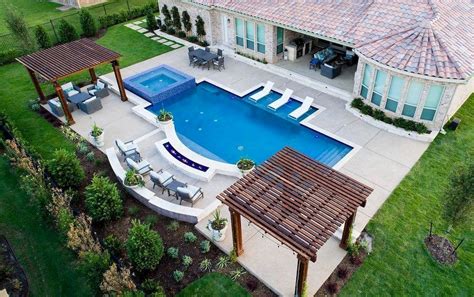 Resort Style Backyard Pools