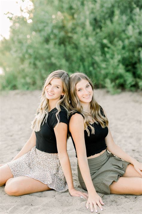 Pin By Reddoor Realestate On Paparazzi Sisters Photoshoot Poses