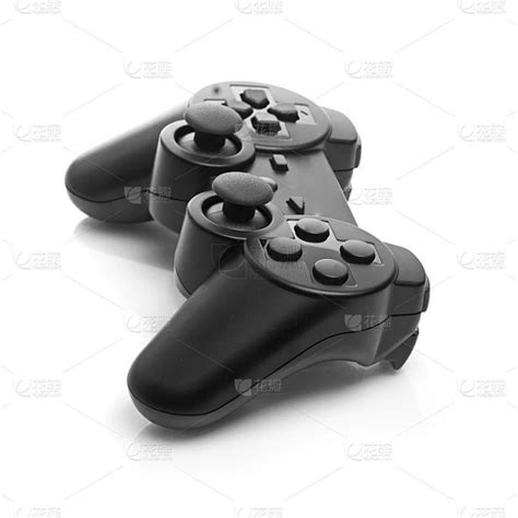 白色背景下的黑色游戏控制器素材 花瓣网