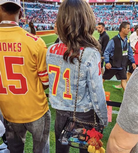 Chiefs Football Outfit College Football Outfits Soccer Mom Outfits