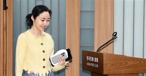 기자회견 참석하는 어도어 민희진 대표 포토