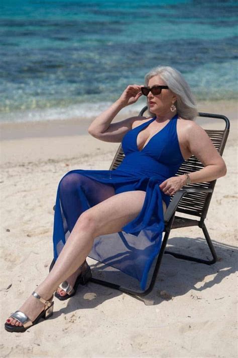 20 Stylish Beach Outfits For Women Over 60 Embrace Seaside Chic At Any