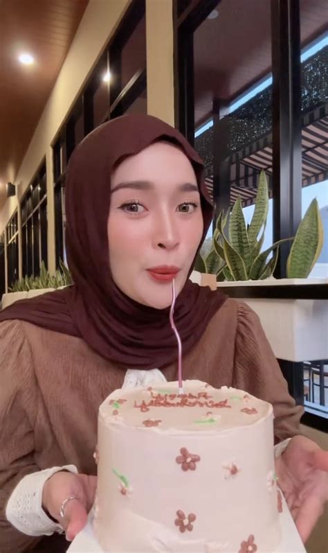 Ririe Fairus Jago Masak Dan Bikin Kue Ulang Tahun Unik