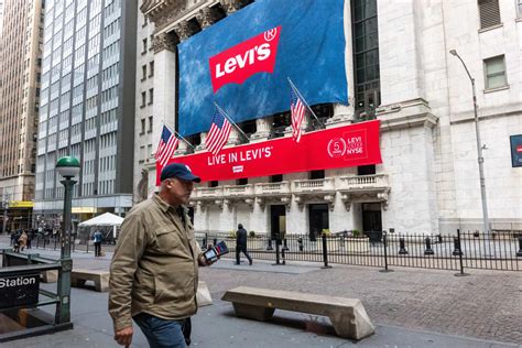 Levis Tempers Forecast And Weighs Sale Of Dockers — ‘this Is All About