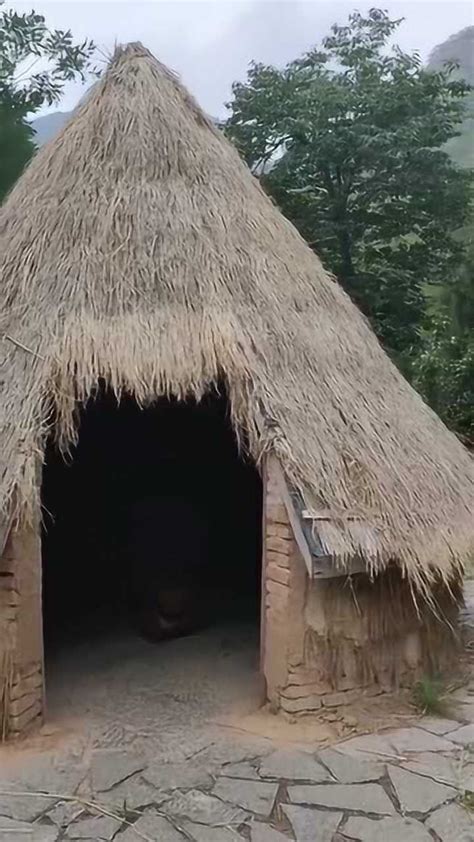 非洲原始人住的茅草屋，你敢挑战这样的生活吗？进里面我笑了！ 高清1080p在线观看平台 腾讯视频