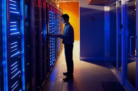 Building An Easy Onramp To Hybrid Cloud Hybrid Cloud Solutions For The Data Driven