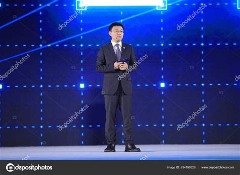 Huang Gang Director Operating System Research Center Peking University