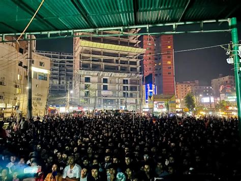 এটা কোনো ইউরোপ কিংবা আমেরিকা মহাদেশের ফুটবল না। এটা আমাদের বাংলাদেশের নব্বই দশকের ফুটবল। আহা কি