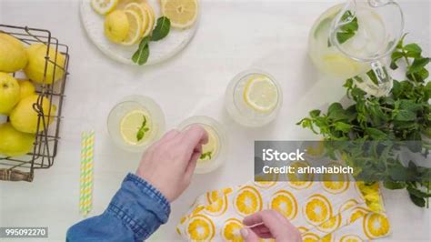 민트와 레몬 슬라이스 전통적인 신선한 레모네이드 차압 감귤류 과일에 대한 스톡 사진 및 기타 이미지 감귤류 과일 건강한 식생활 고명 Istock