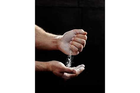 Спортивная сухая магнезия Shark fit 50г J0590 - выгодная цена, отзывы ...