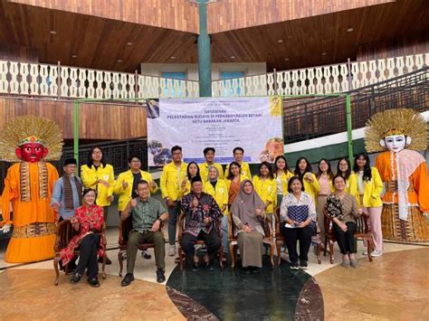 Tim Peneliti Fib Ui Buat Buku Saku Perkampungan Budaya Betawi Setu Babakan