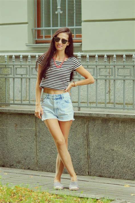 Lightness Of Look Striped Crop Top Cut Offs