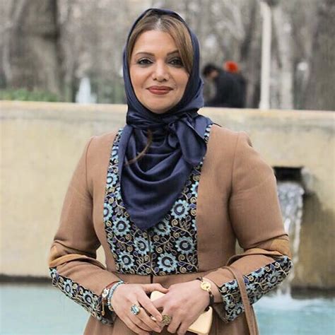 الهام پاوه نژاد بیوگرافی و عکس های الهام پاوه نژاد در کنار دختر و همسرش