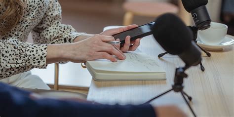 How To Use An External USB Microphone With Your IPhone