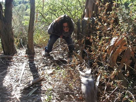 Outdoor Girl Pees Scrolller