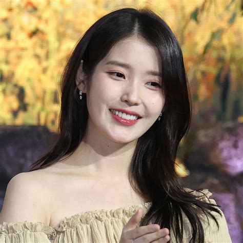 [잡담] 아이유는 하얘서 그런가 인스티즈 Instiz 드영배 카테고리