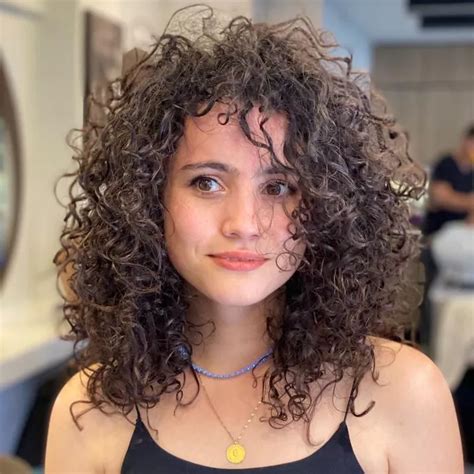 22 Modern Ways To Wear A Spiral Perm Artofit