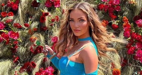 Danielle Renaees Profile Net Worth Age Height Relationships Faqs