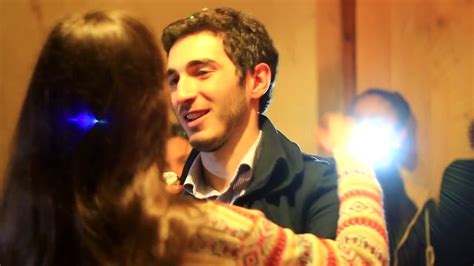 ხელის თხოვნა Youtube