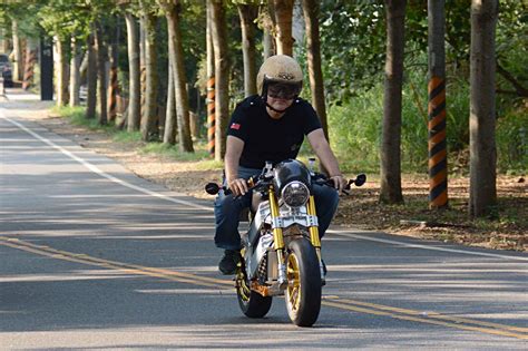 130kph Sexy Electric Motorcycle Built By Taiwan Master EvNerds