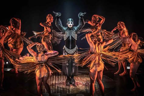 Cabaret At The Kit Kat Club Review Eddie Redmayne Dazzles In