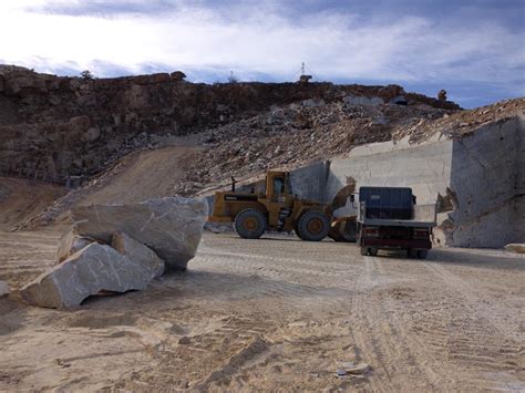 Extracción Y Elaboración De Mármol De Gris Macael En Almería